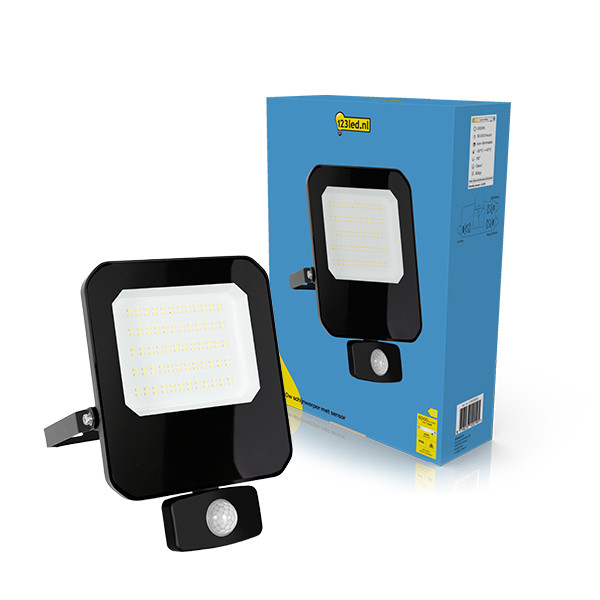 Led Breedstraler met sensor 50W | 6500K | 6000 lumen | IP65 | Zwart 123led 123led.nl